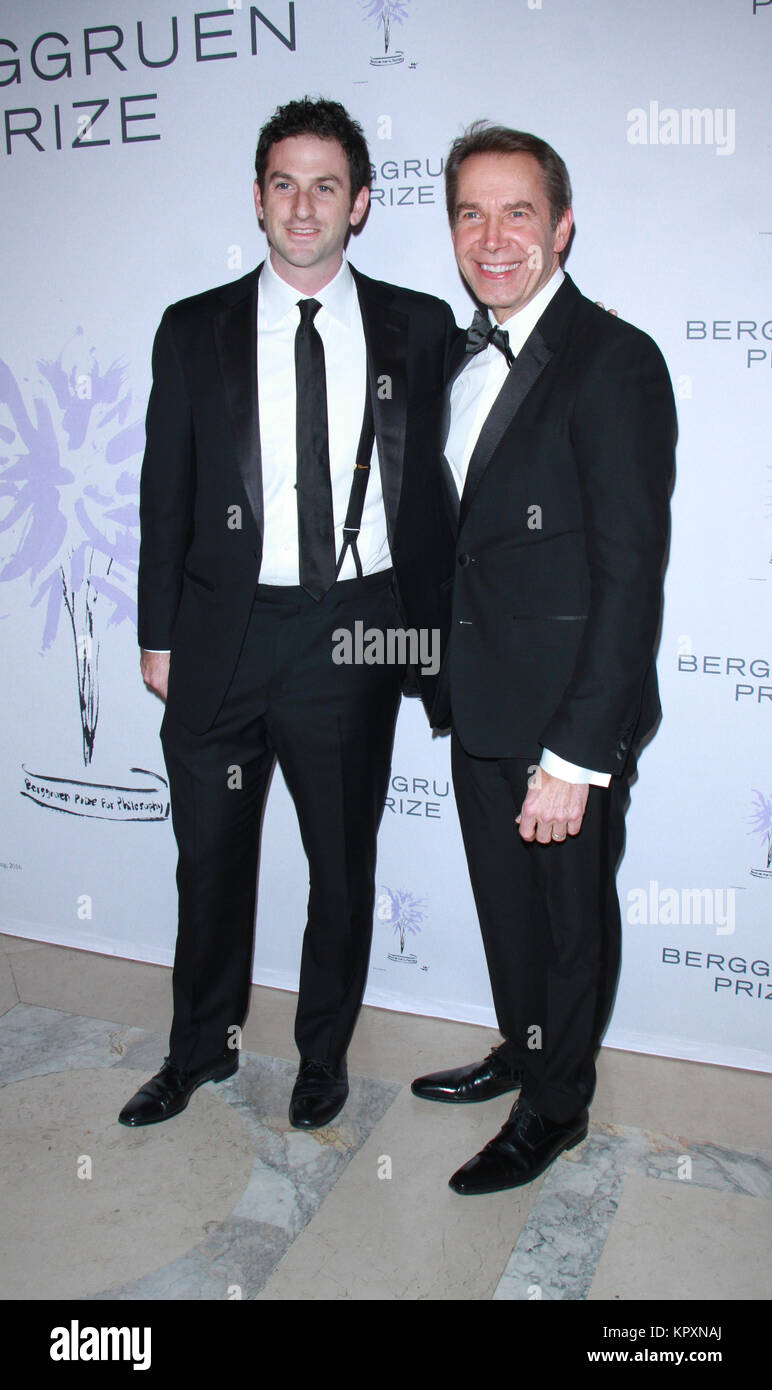 NEW YORK, NY December 14, 2017 Jared Cohen, Jeff Koons attend The ...