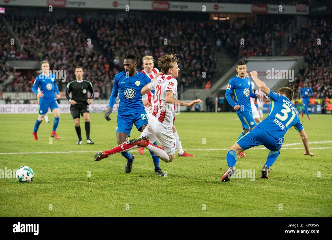 Birk RISA (K) fliegt dirch die Luft after einem duels versus Joshua ...