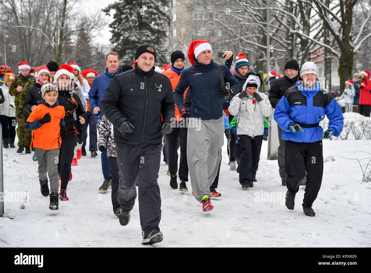Narva, Estonia. 17th Dec, 2017. People participate in a Christmas ...