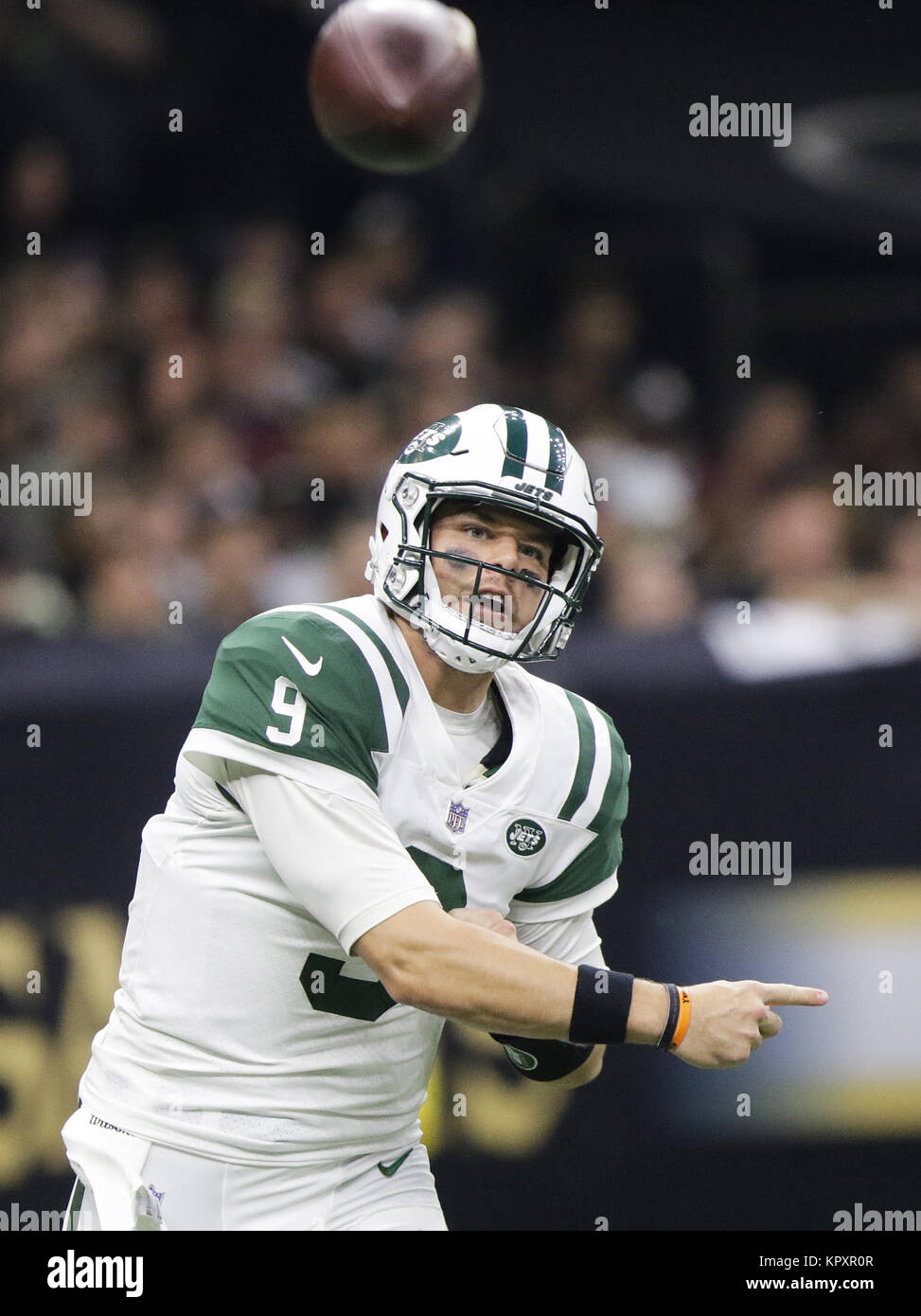 New Orleans, LOUISIANA, USA. 17th Dec, 2017. New York Jets quarterback ...