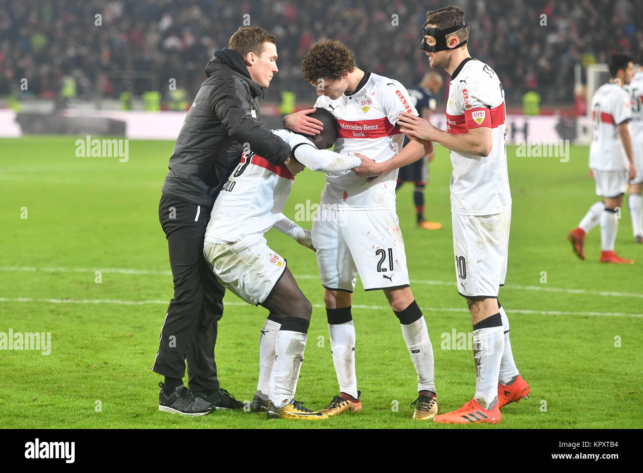 Stuttgart, Deutschland. 16th Dec, 2017. v.li:Hannes WOLF, Trainer (VFB ...