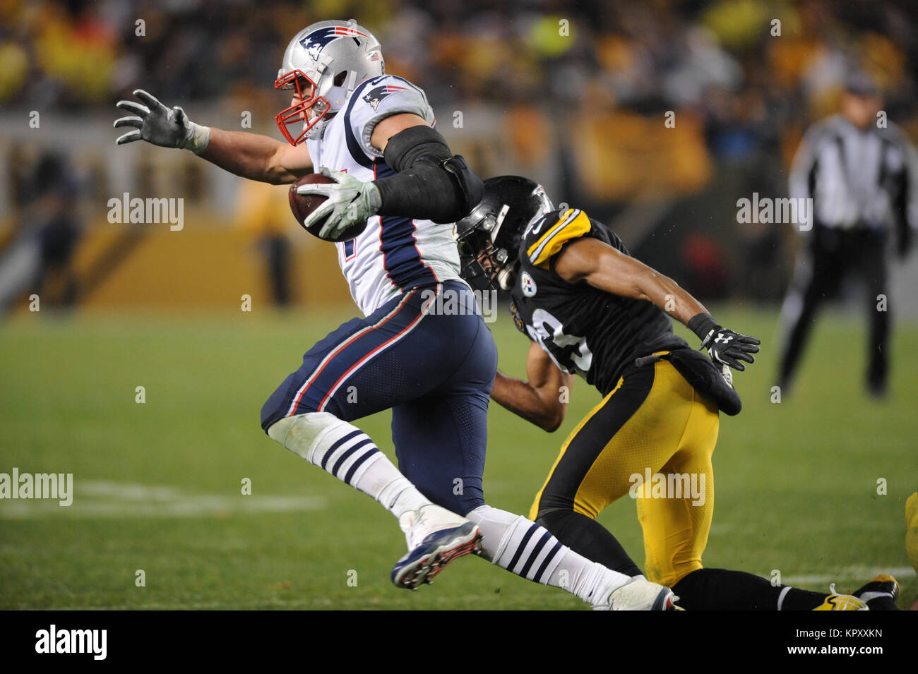 Dec 17th, 2017: Patriots Rob Gronkowski #87 during the New England ...