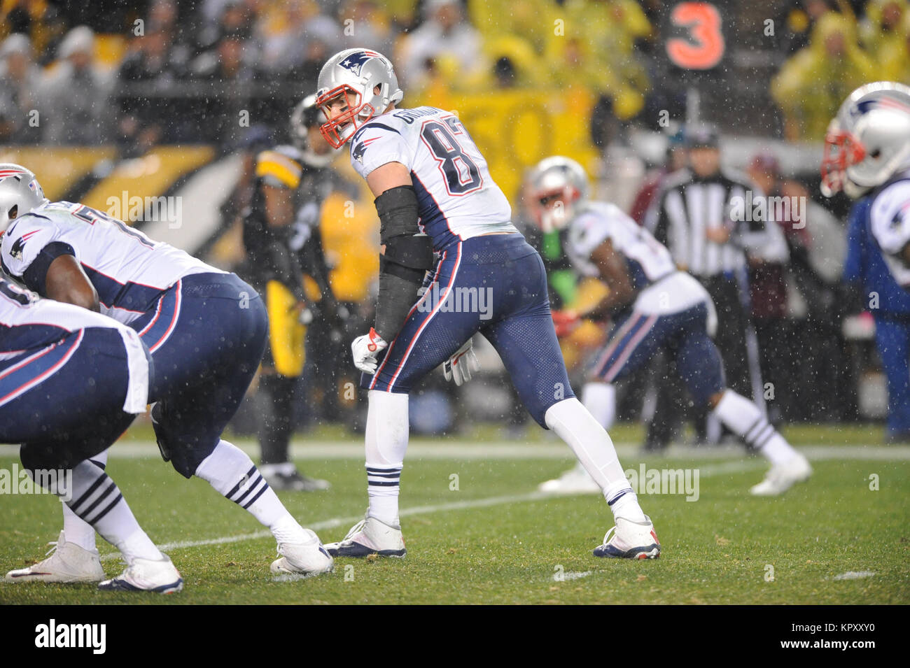 Dec 17th, 2017: Patriots Rob Gronkowski #87during the New England ...