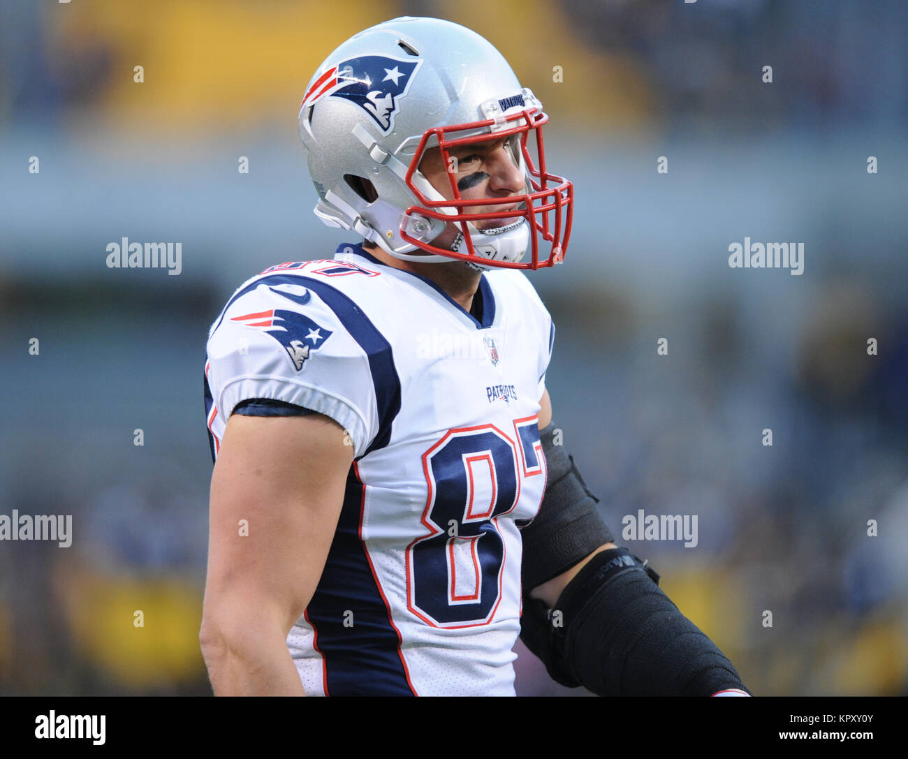 Dec 17th, 2017: Patriots Rob Gronkowski #87during the New England ...