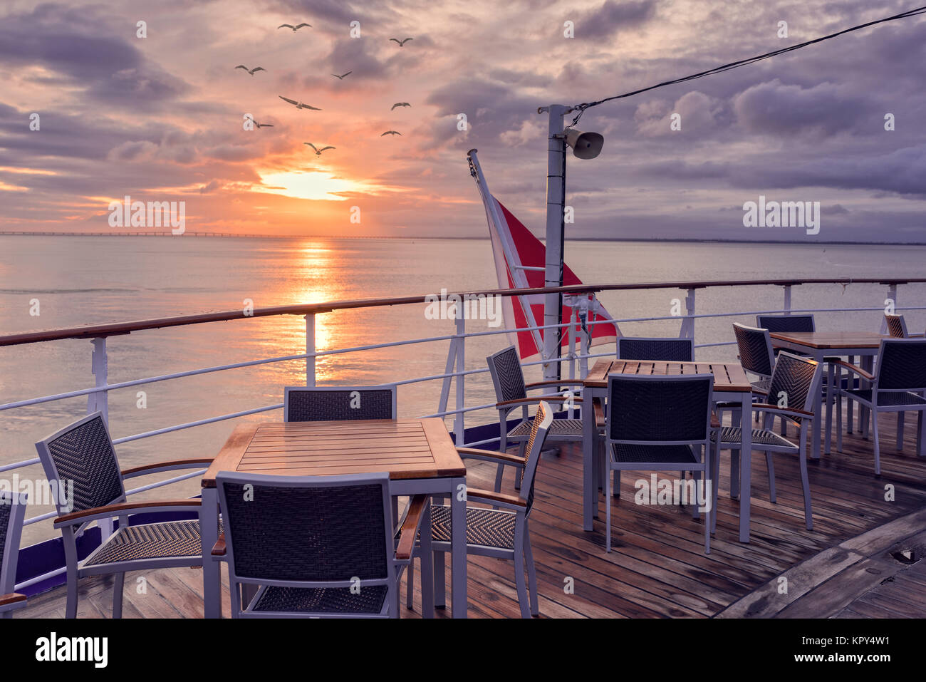 Freizeit an deck hi-res stock photography and images - Alamy