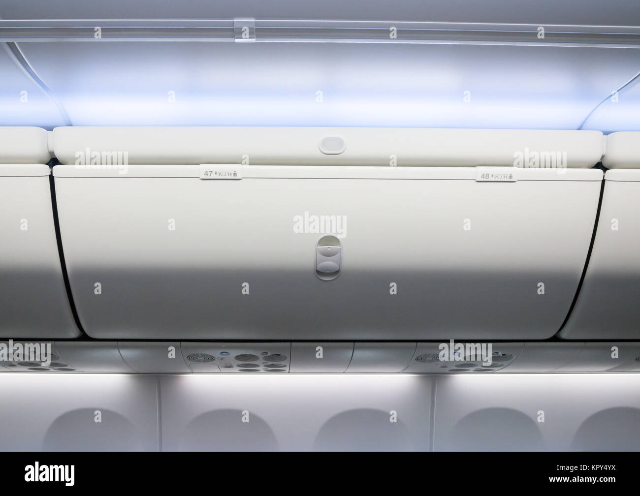 Cargo box plane seat hi-res stock photography and images - Alamy