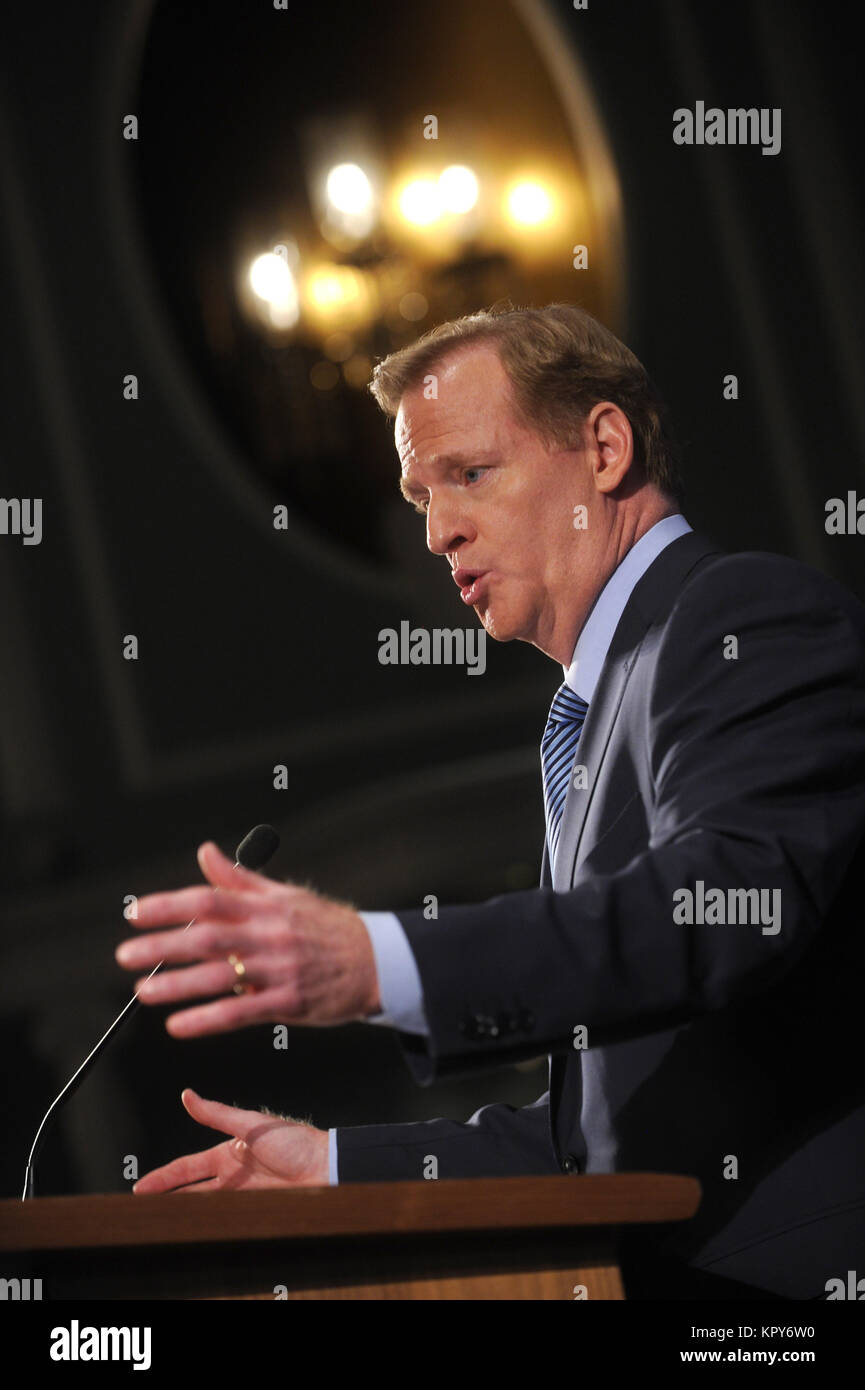 NEW YORK, NY - SEPTEMBER 19: National Football League commissioner ...