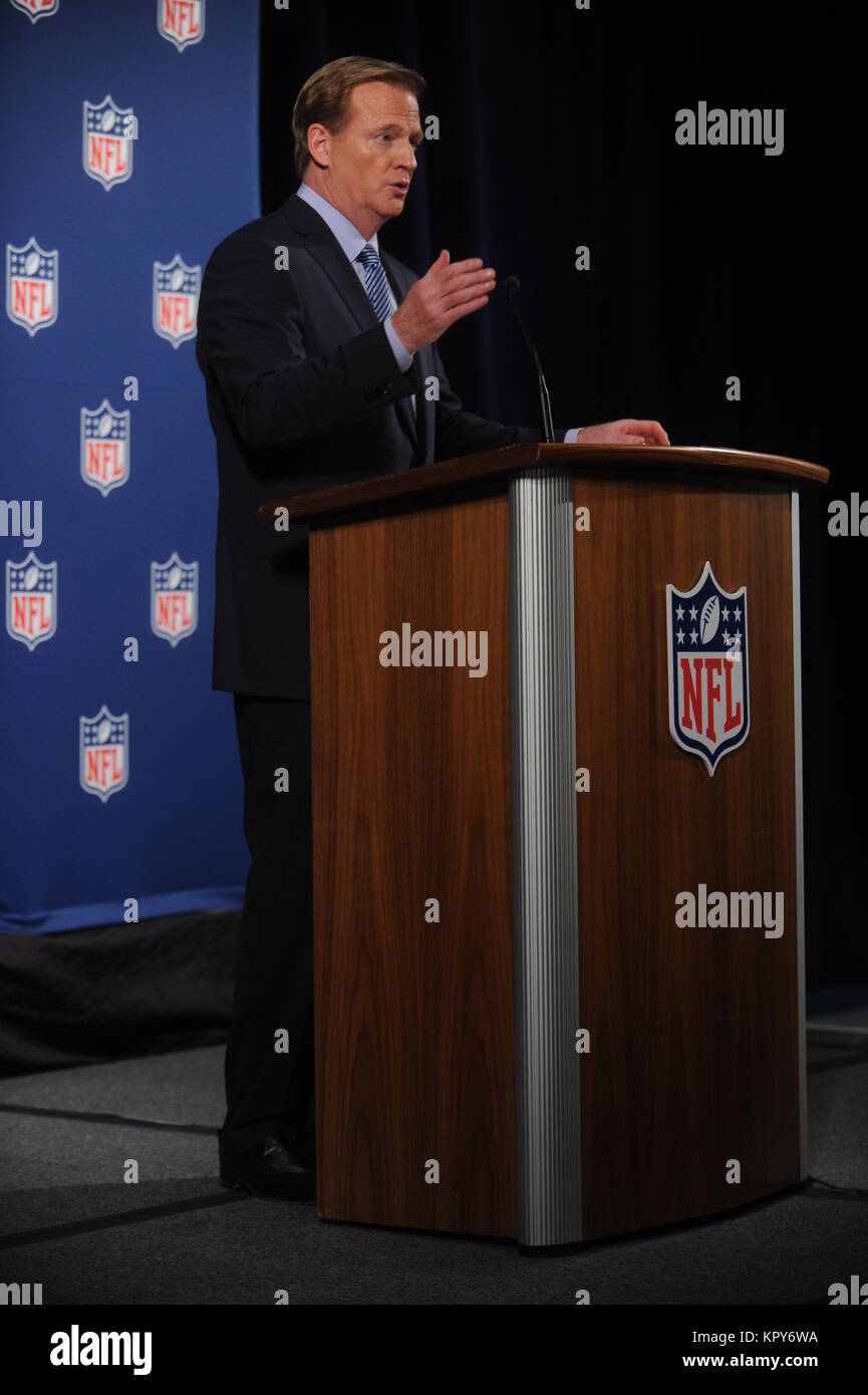 NEW YORK, NY - SEPTEMBER 19: National Football League commissioner ...