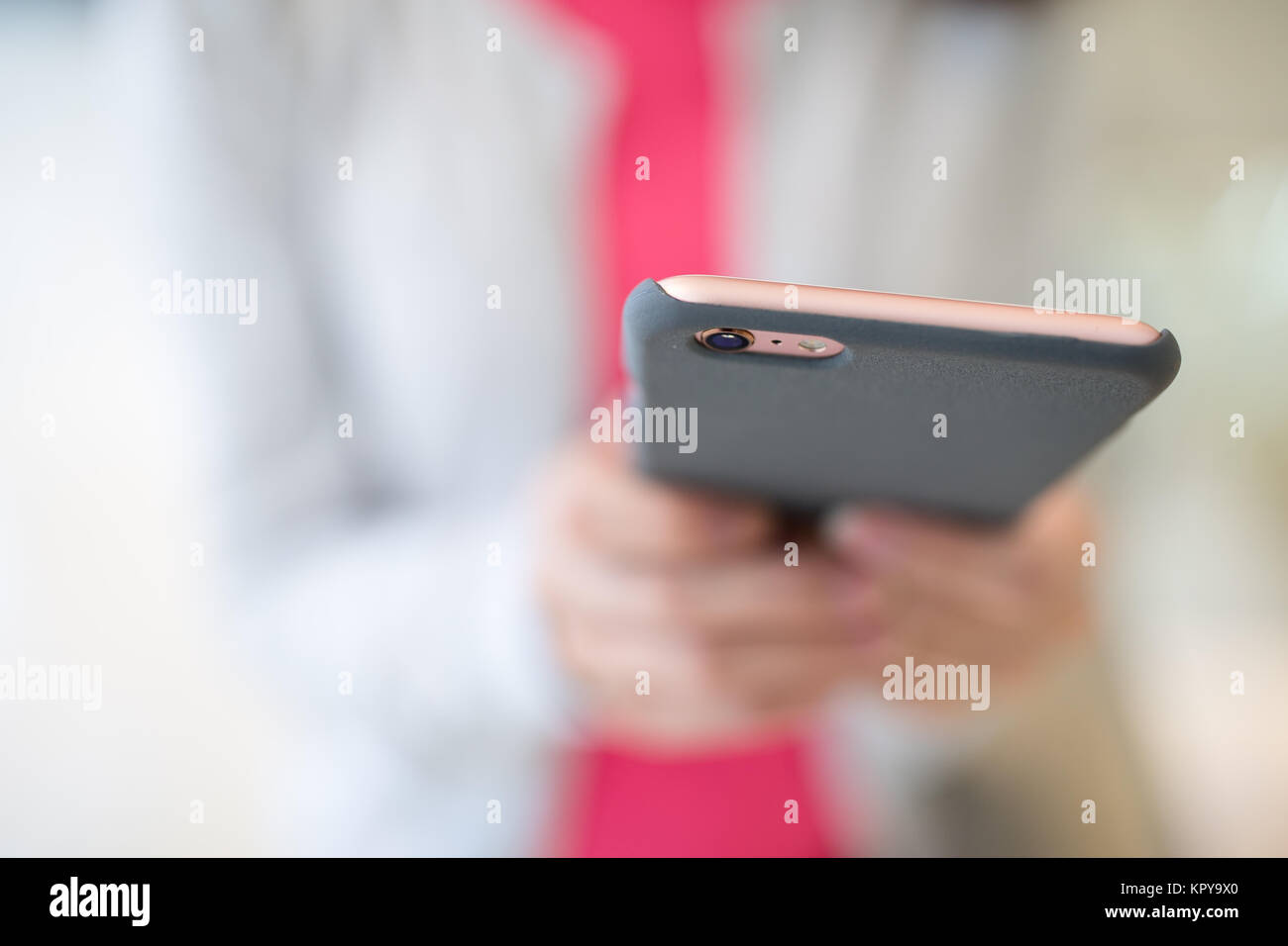 Human hand hold with phone Stock Photo - Alamy