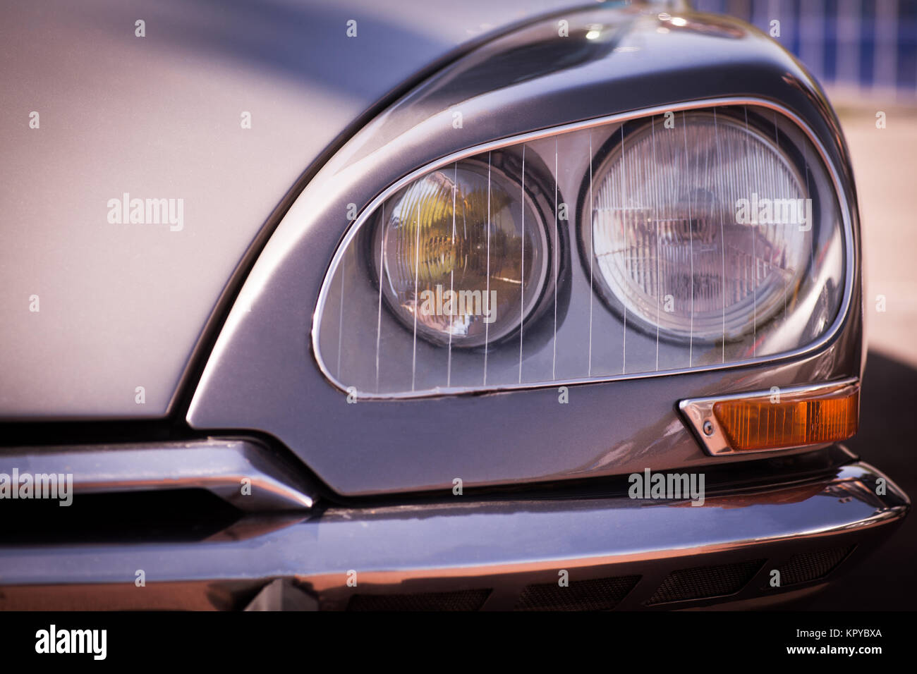 Vintage car headlight Stock Photo - Alamy