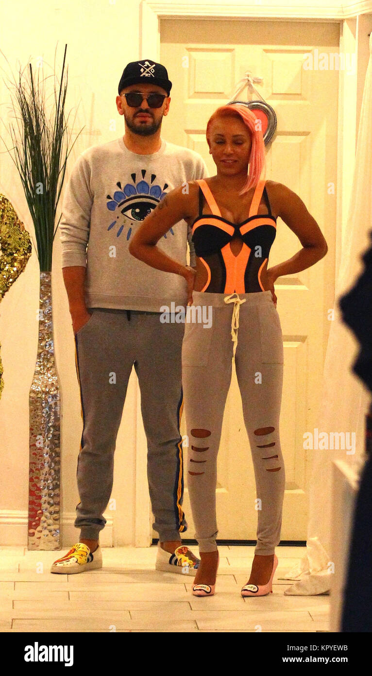 Mel B Shows Off Her Perfect Body While Shopping On Melrose Avenue In West Hollywood Featuring