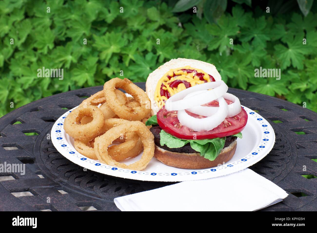 Messy hamburger hi-res stock photography and images - Alamy
