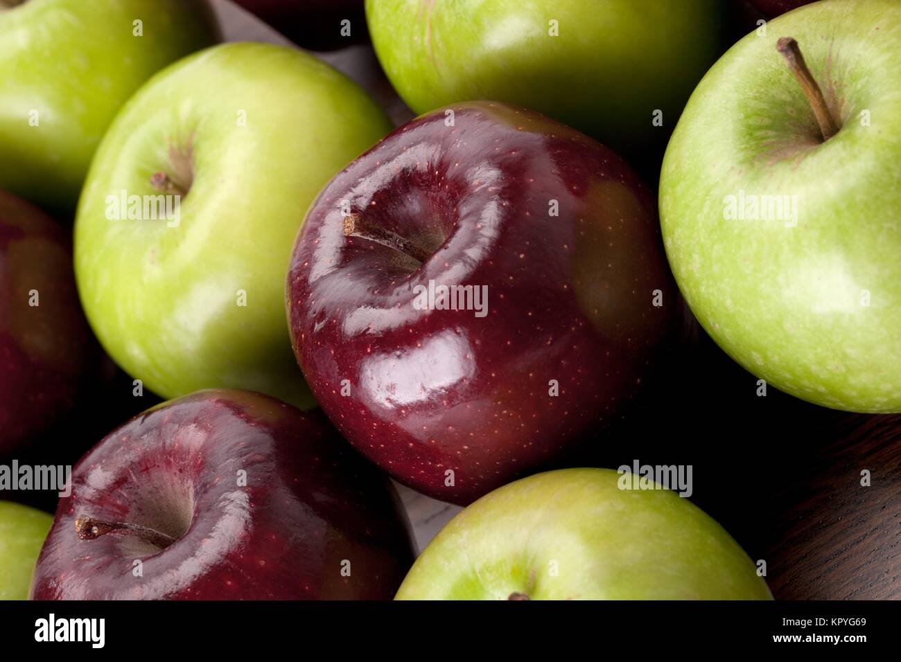 Mixed apples hi-res stock photography and images - Alamy