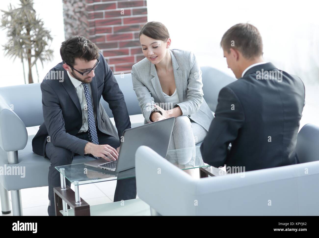 woman lawyer advises his client Stock Photo - Alamy
