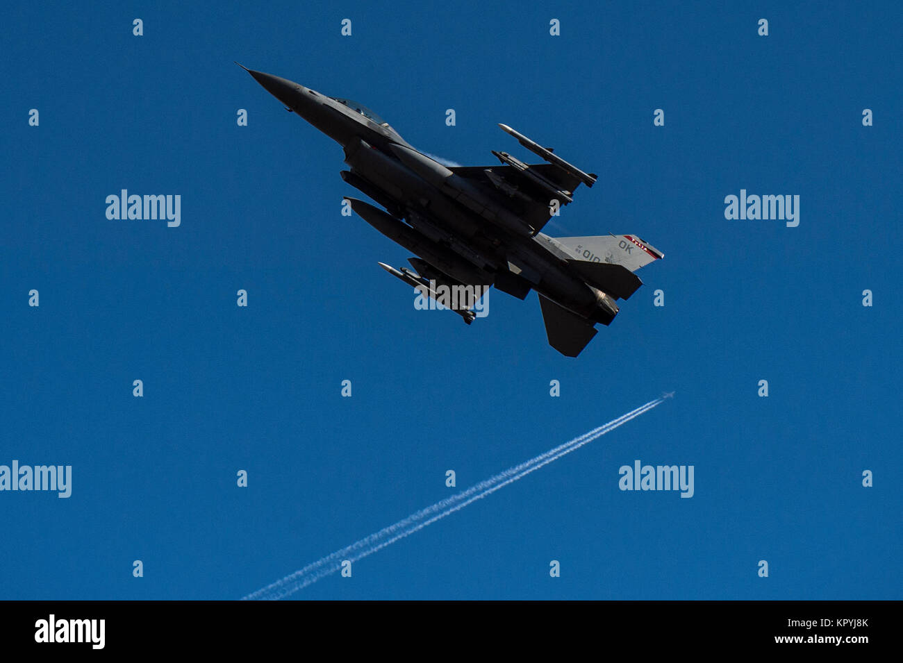 A138th Fighter Wing F-16 Fighting Falcon, from the Tulsa Air National ...