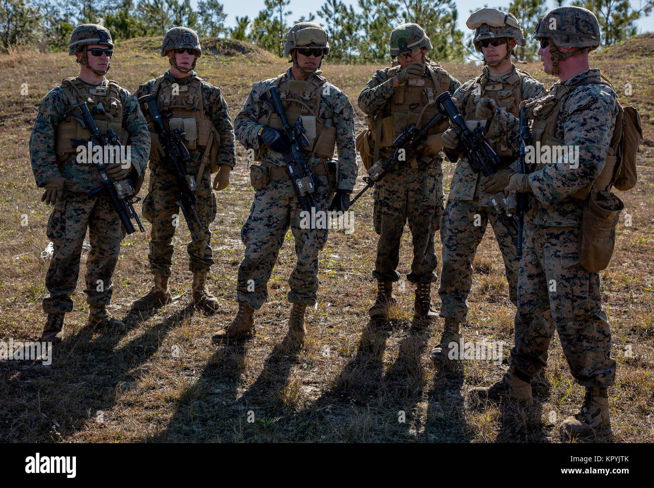 Marine corps direct fire support hi-res stock photography and images ...