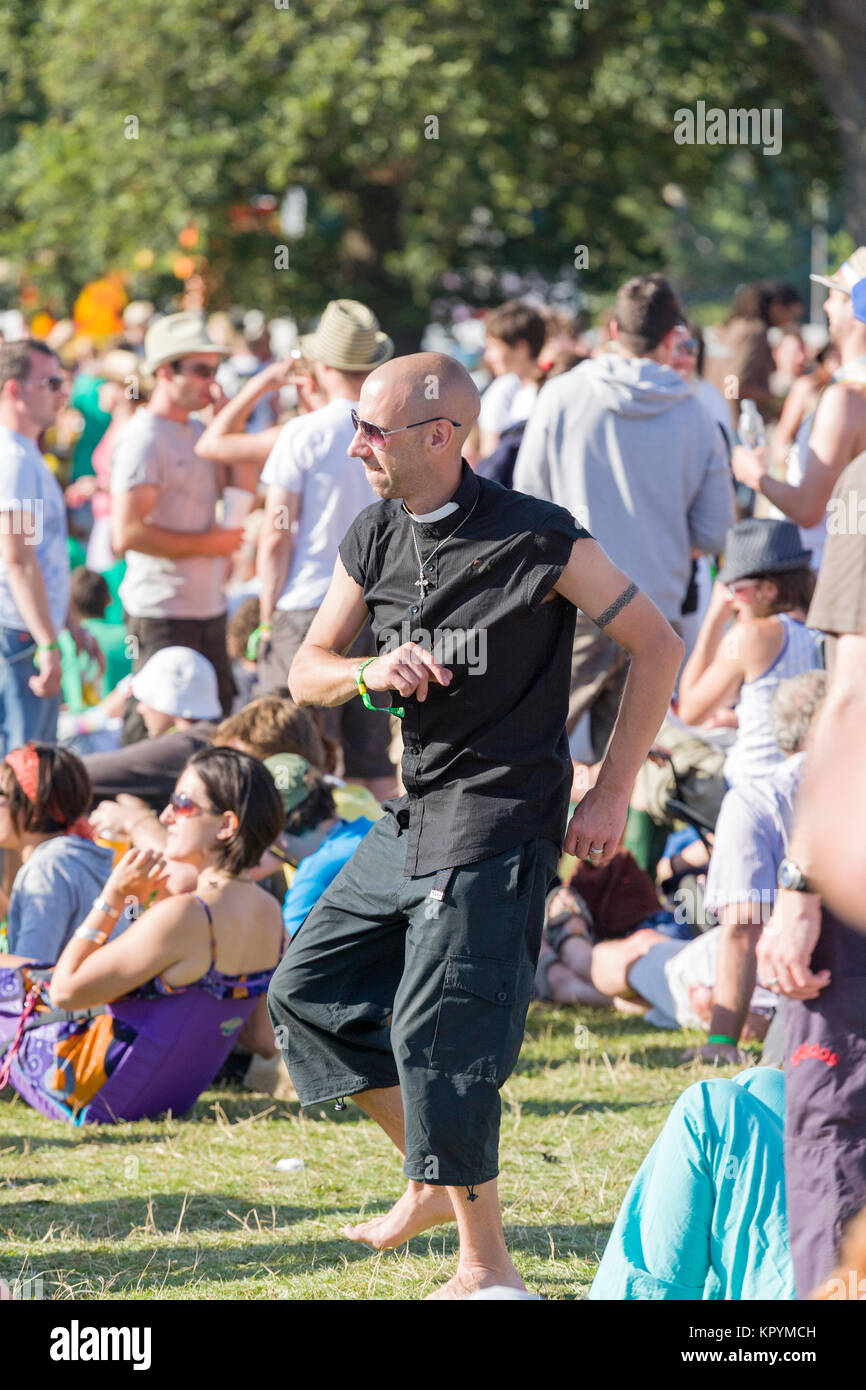 Trendy vicar hi-res stock photography and images - Alamy