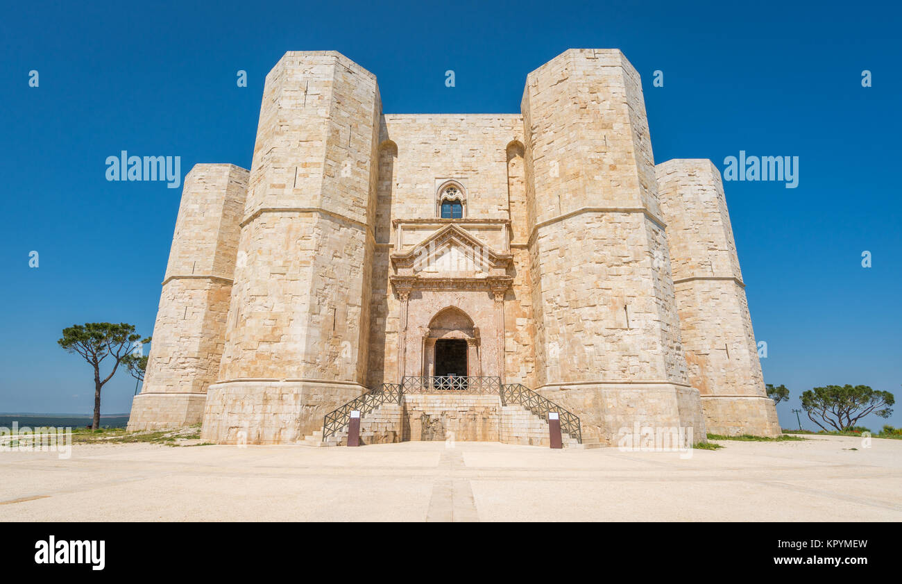 Octagonal famous castle in italy hi-res stock photography and images ...