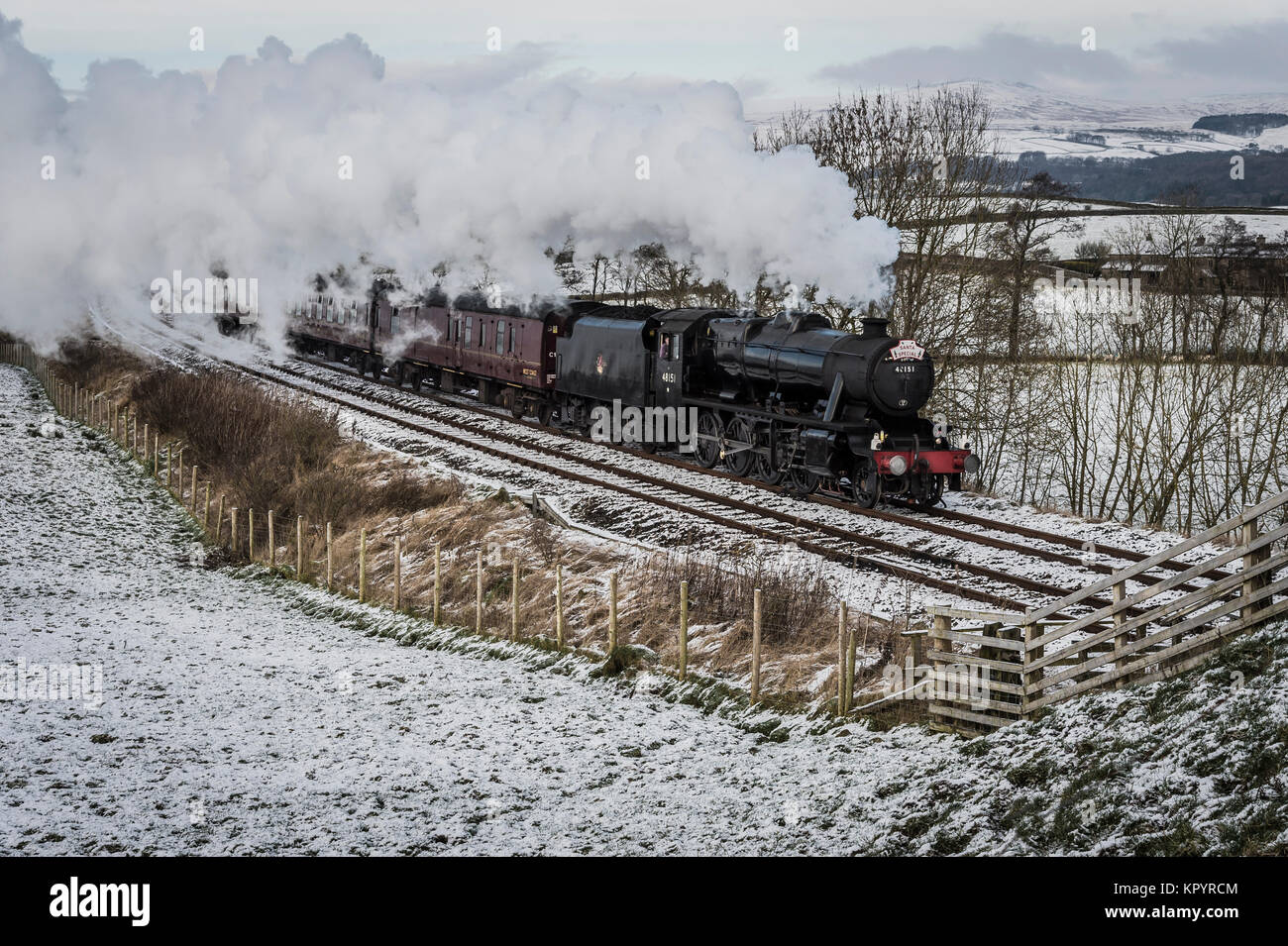 Steam train snow uk hi-res stock photography and images - Alamy