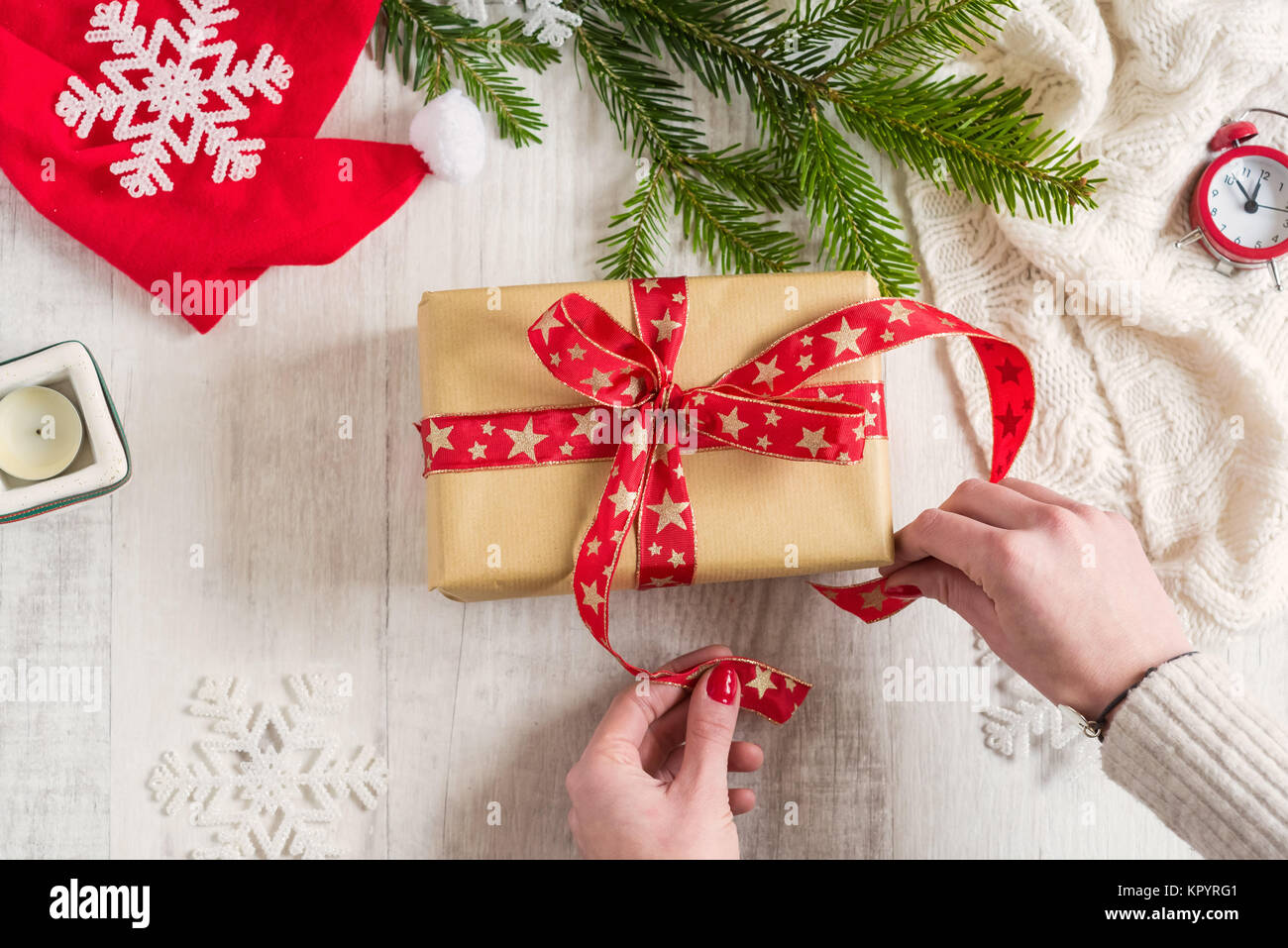 Woman wrapping christmas eco hi-res stock photography and images - Alamy