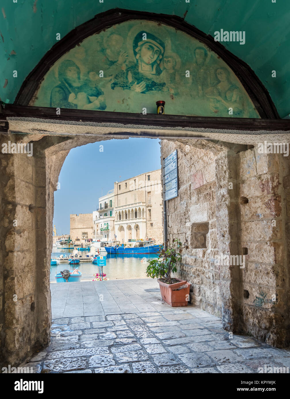 Old harbour in Monopoli, Bari Province, Puglia (Apulia), southern Italy ...