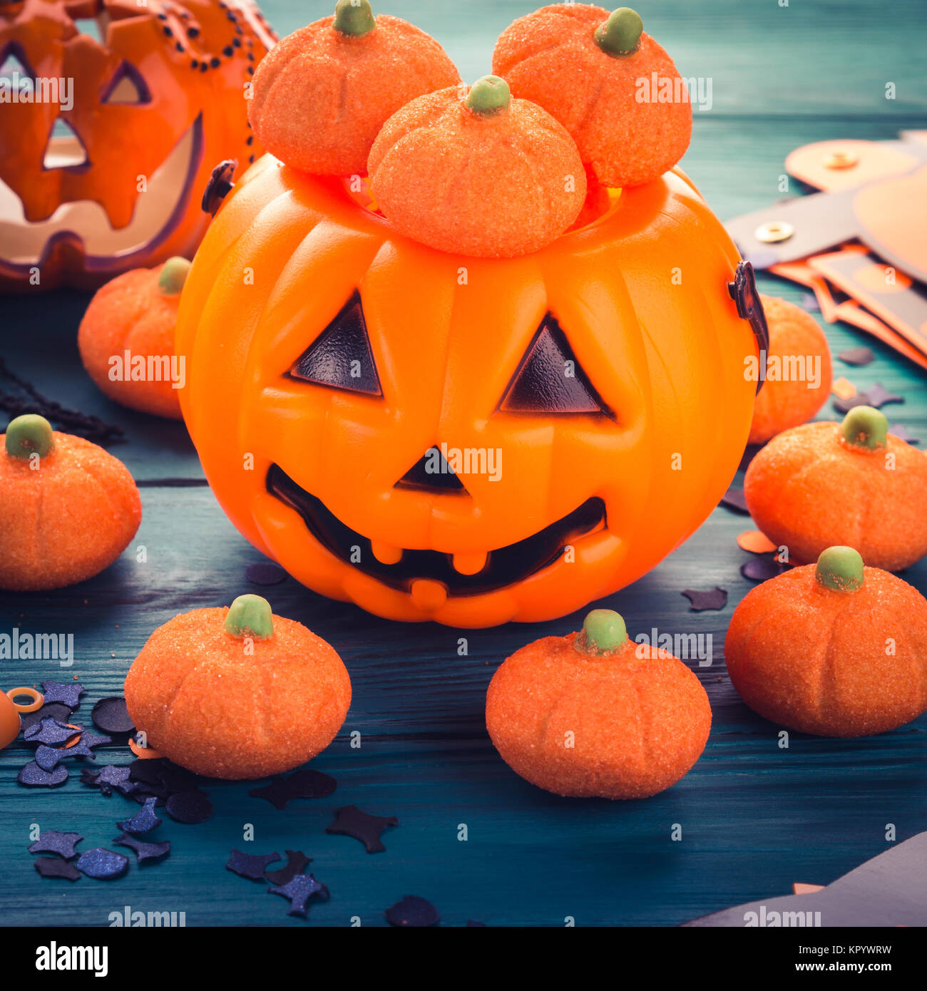 Confetti squash hi-res stock photography and images - Alamy