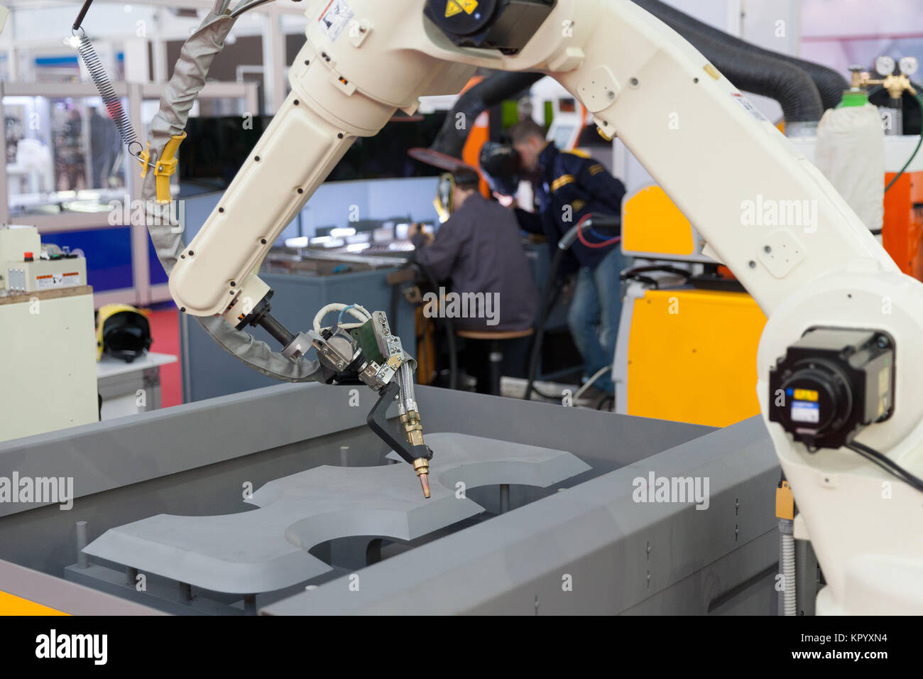 Human robot workers hi-res stock photography and images - Alamy