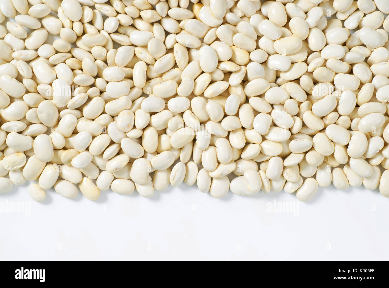 raw white beans Stock Photo - Alamy