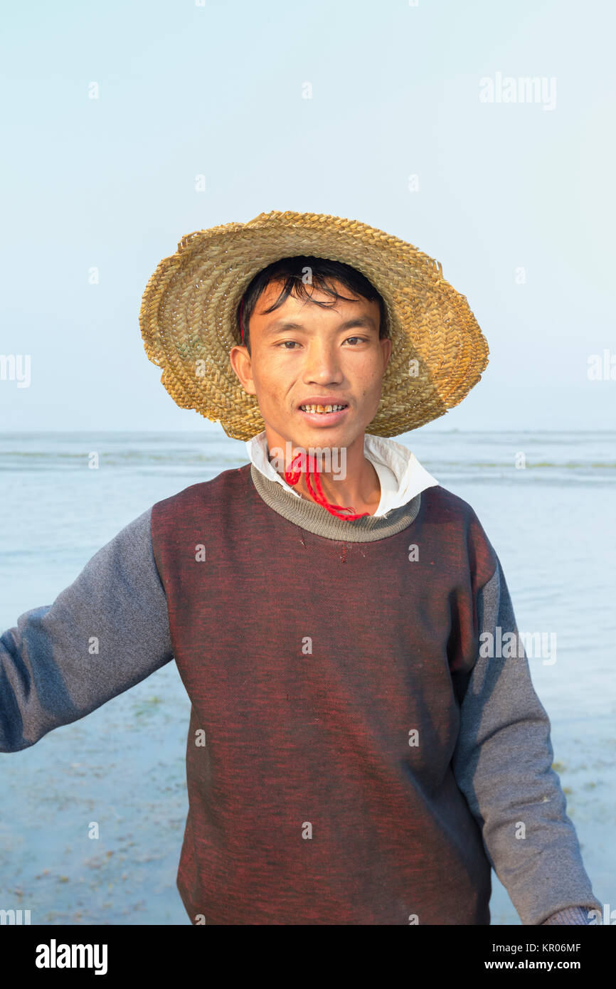 Portrait of an Inle lake fisherman, member of the Intha people, Inle ...