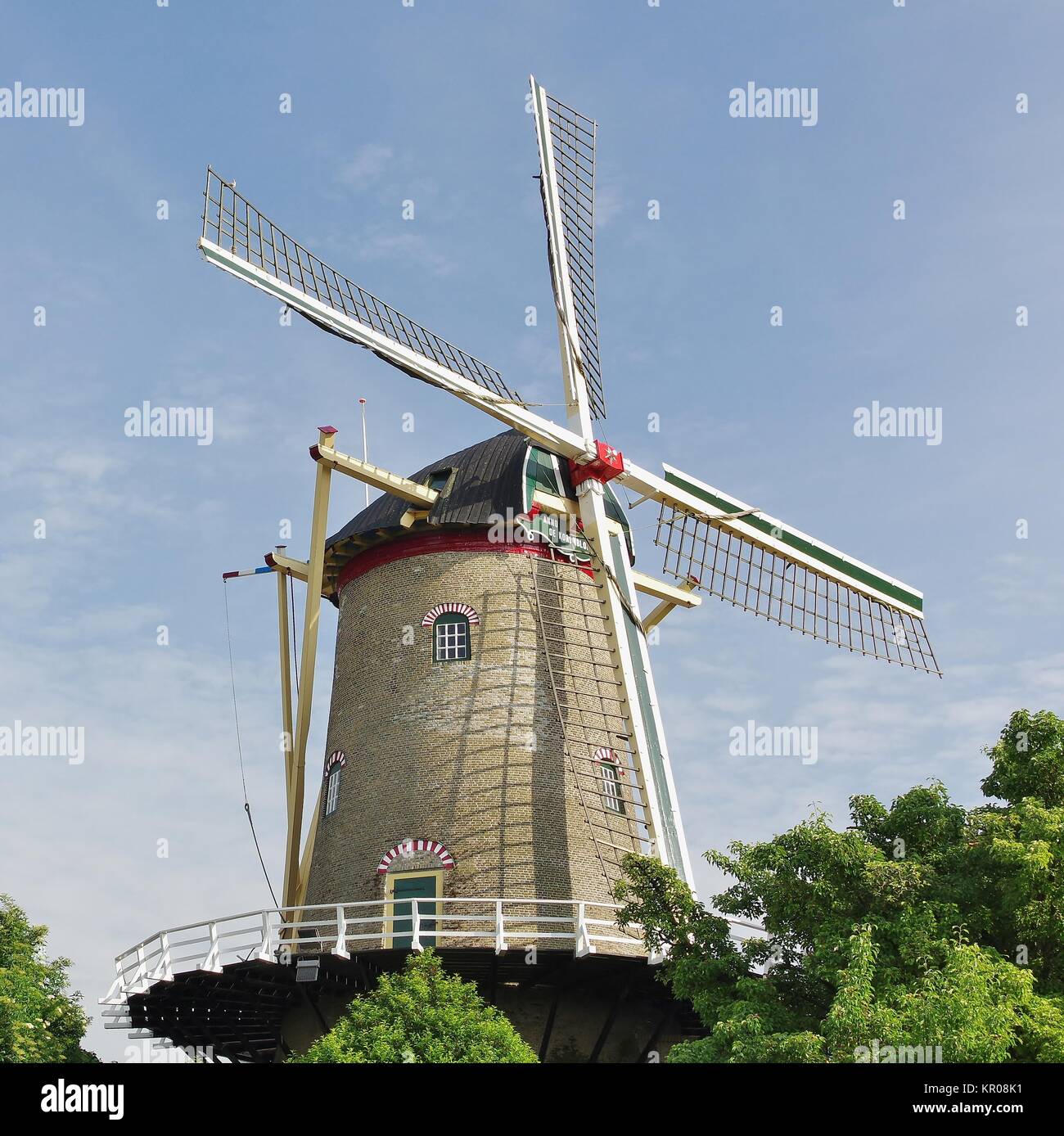 Windmolen zee hi-res stock photography and images - Alamy