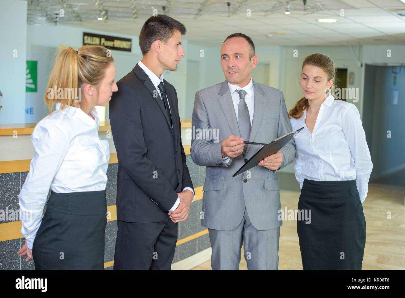 Male boss provide information hi-res stock photography and images - Alamy