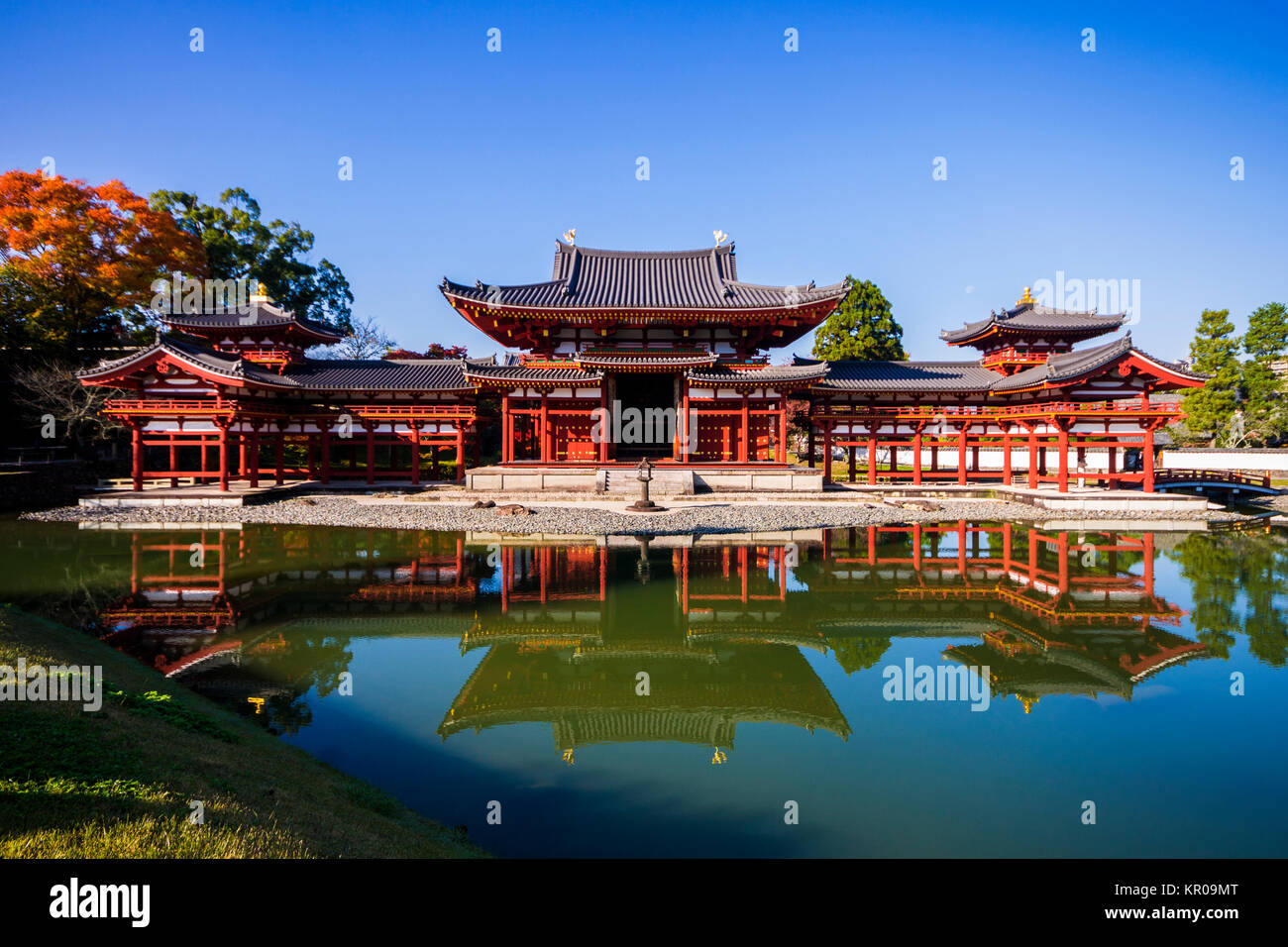 Byodoin temple hi-res stock photography and images - Alamy