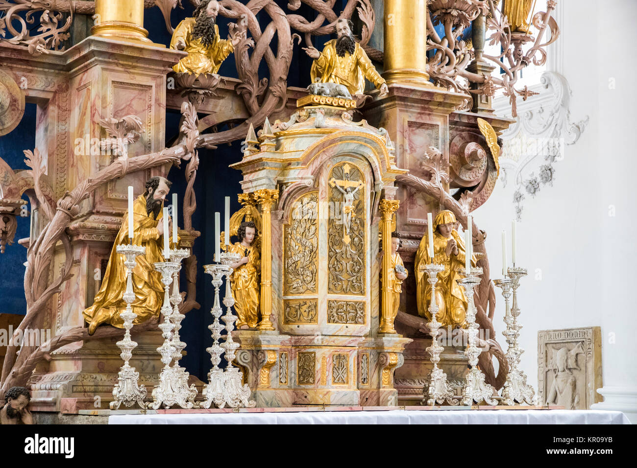 Altar in collegiate church in hi-res stock photography and images - Alamy
