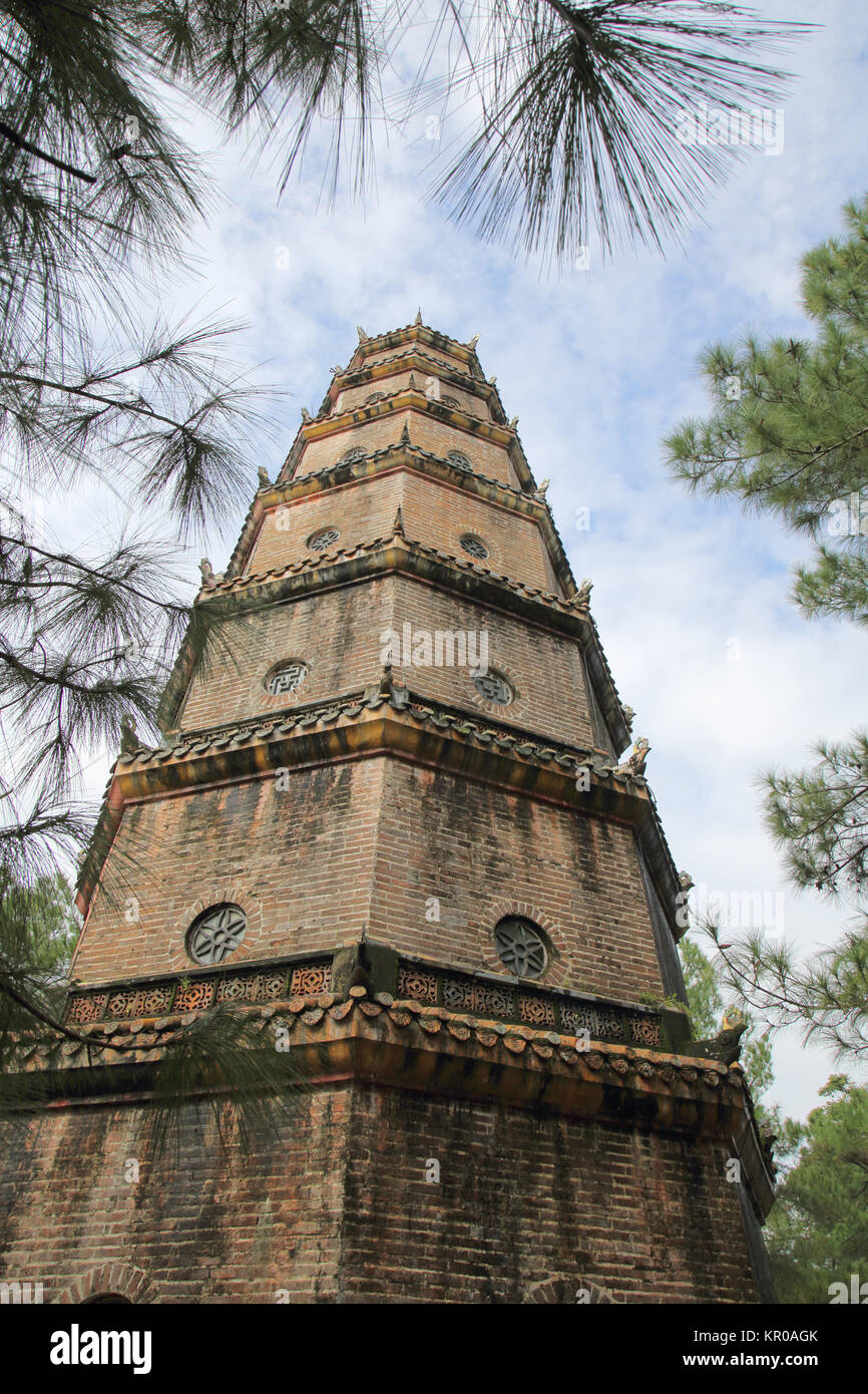 Pagoda of the heavenly lady hi-res stock photography and images - Alamy
