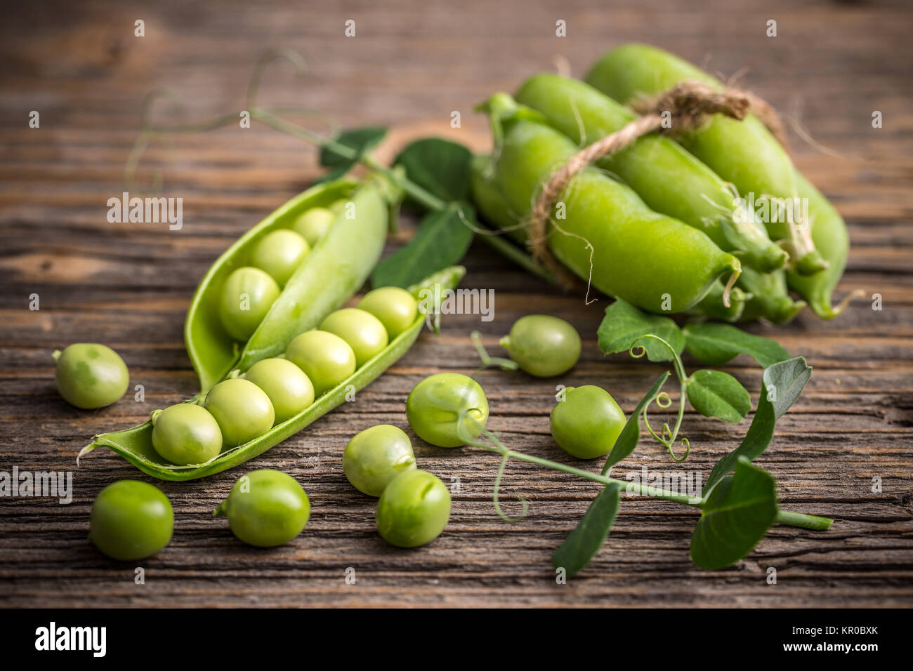 Fresh green pea Stock Photo - Alamy