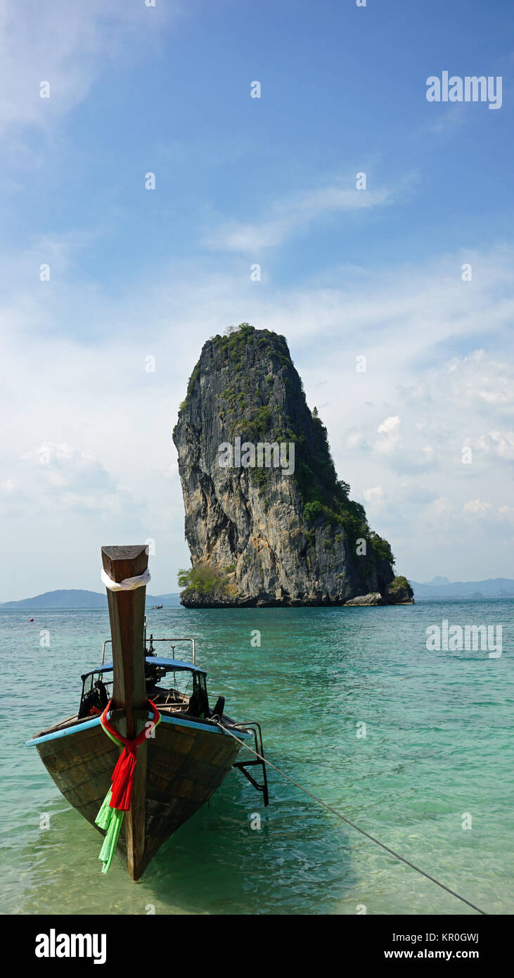 traditional longtail boat Stock Photo - Alamy