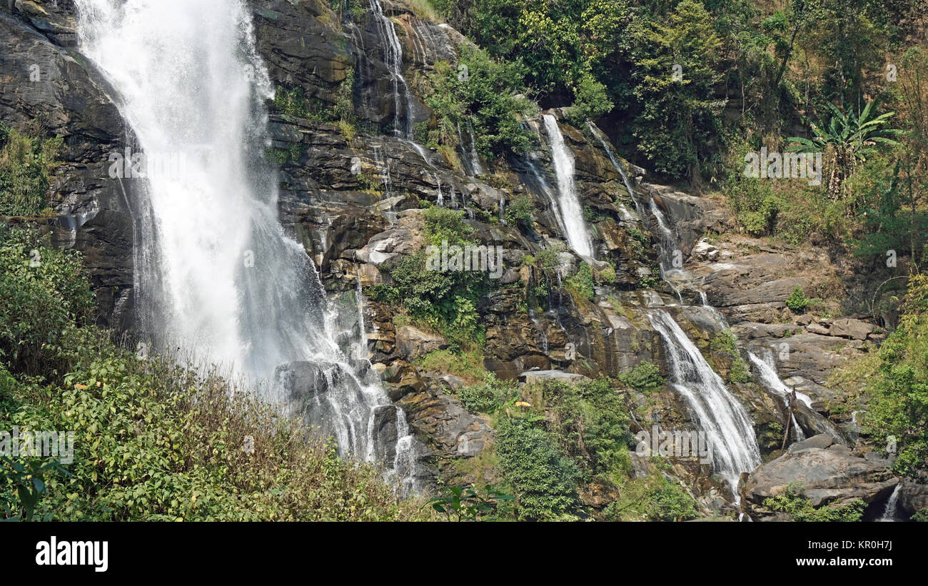 mae ya waterfall Stock Photo - Alamy