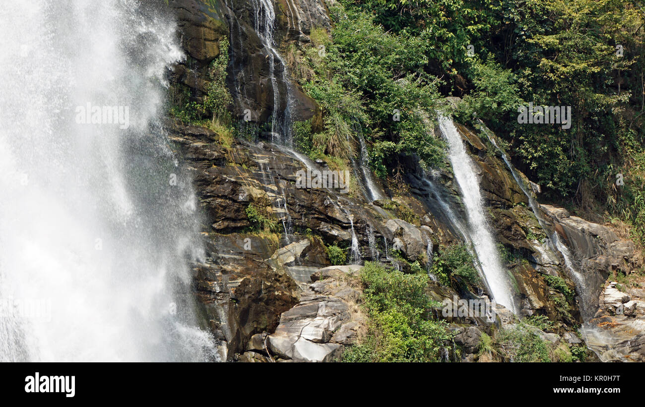 mae ya waterfall Stock Photo - Alamy