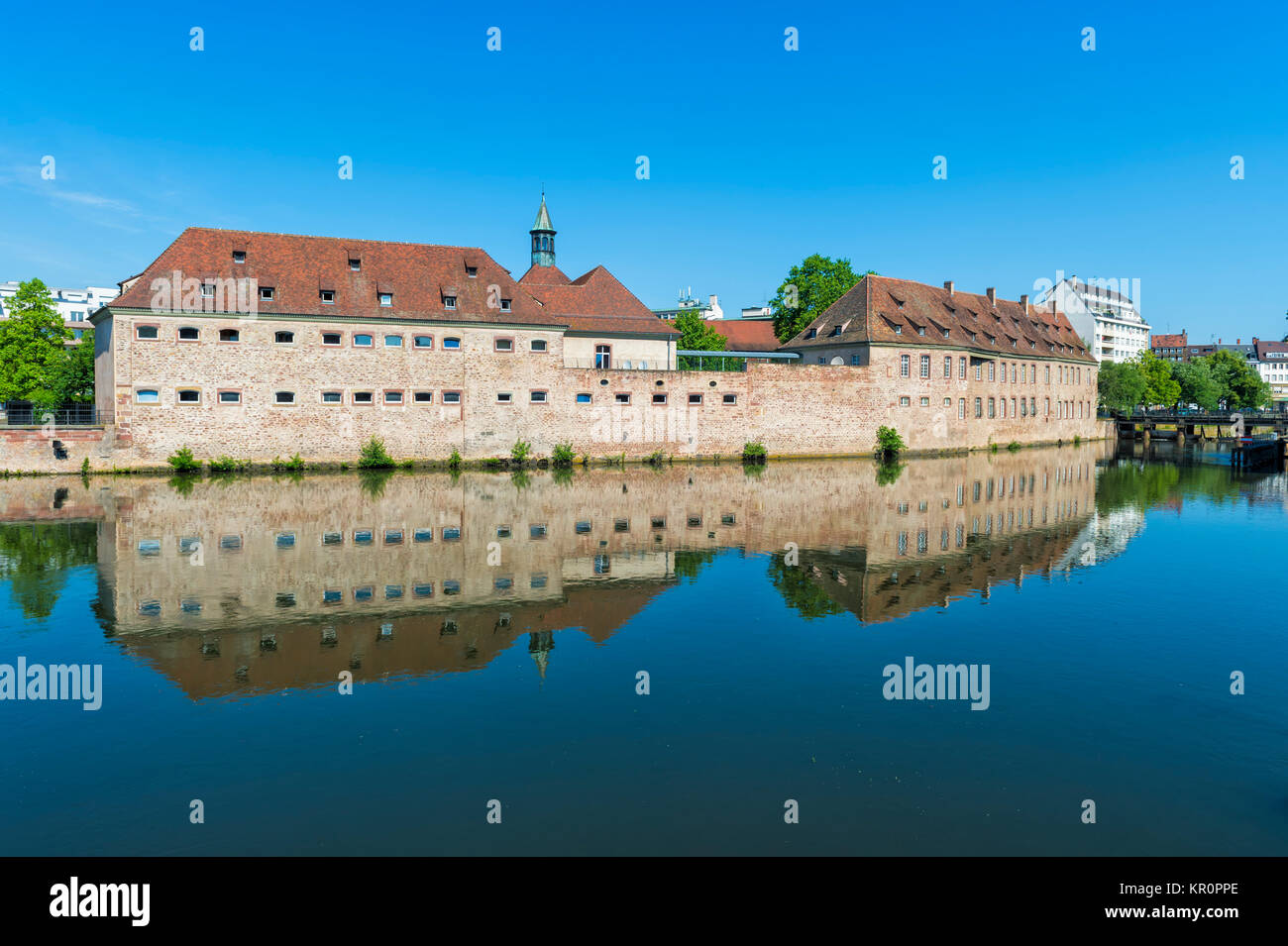 école nationale d’administration hi-res stock photography and images ...