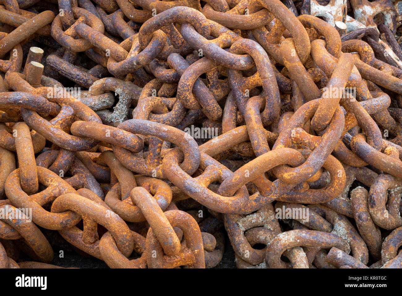 rusty iron chains in detail Stock Photo - Alamy