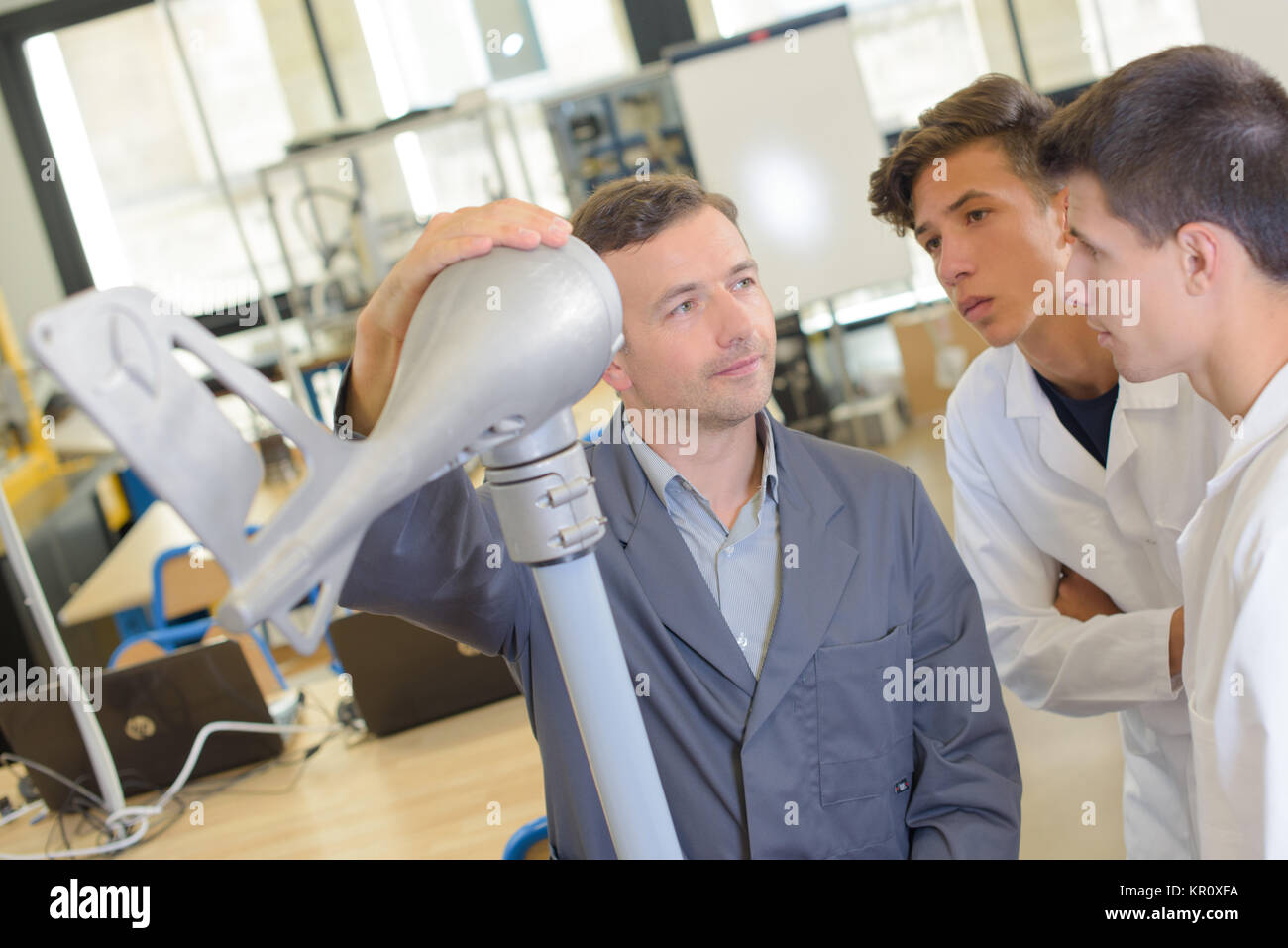 Engineering example hi-res stock photography and images - Alamy