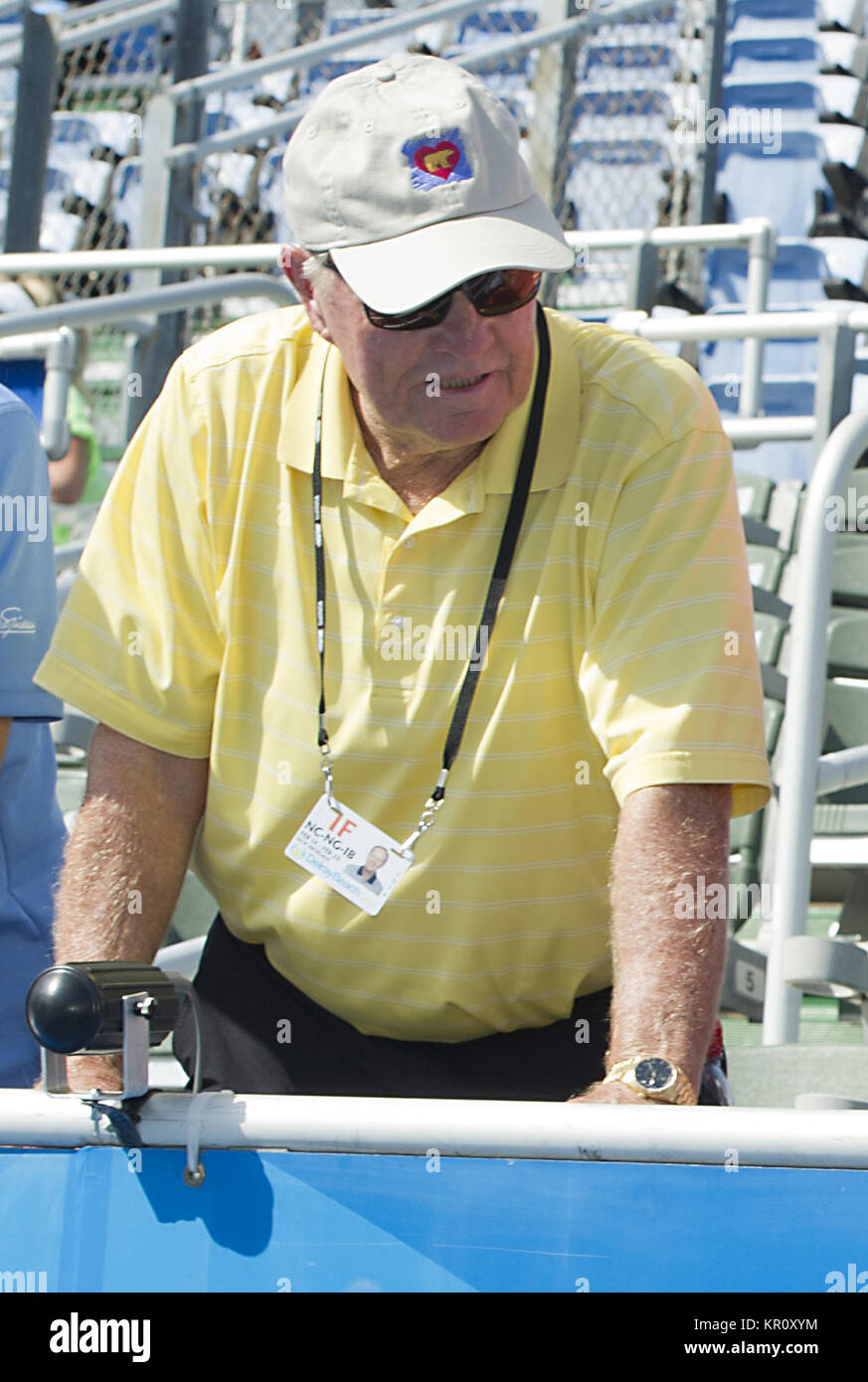 DELRAY BEACH, FL - FEBRUARY 23: BOB and MIKE BRYAN celebrate after ...