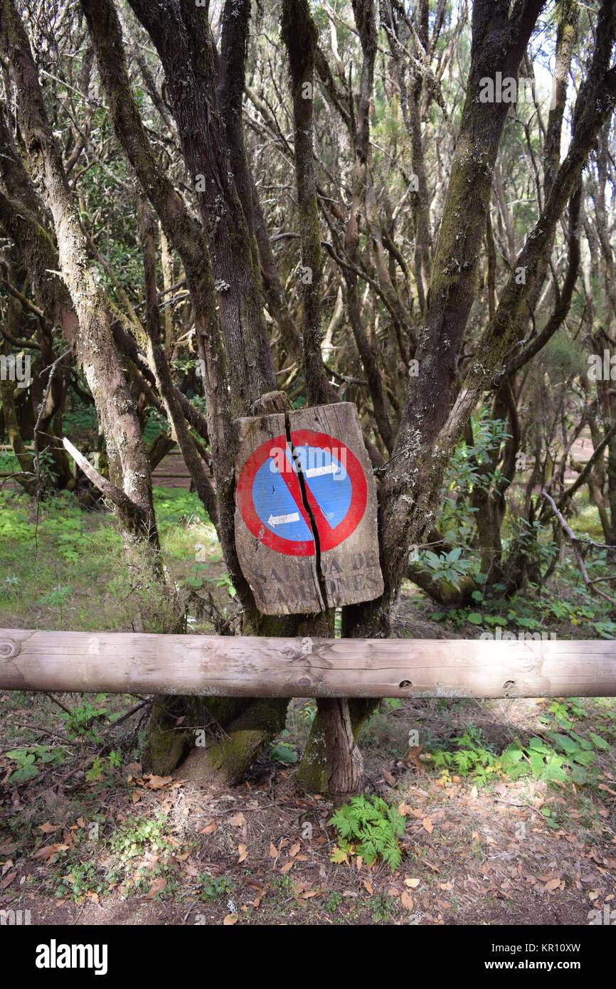 Wooden no parking signal hi-res stock photography and images - Alamy