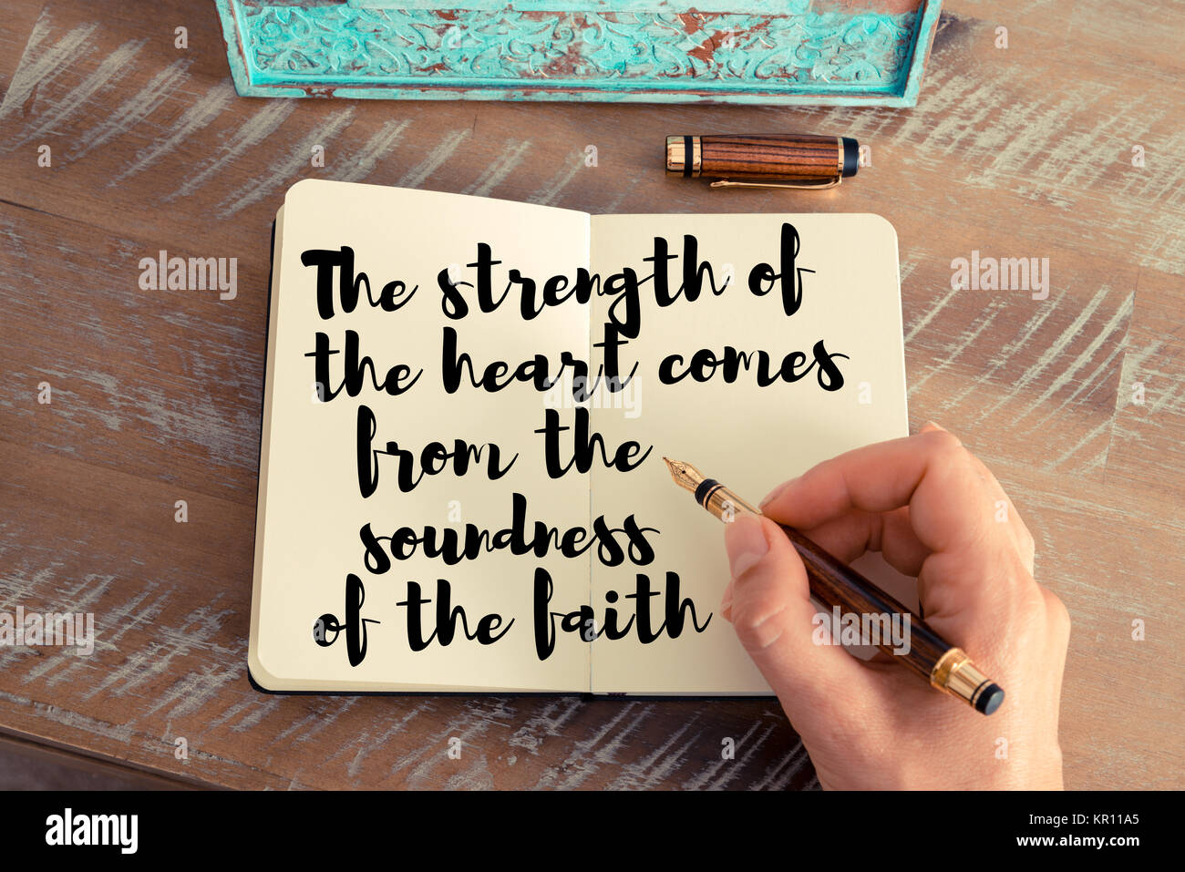 Handwritten quote as inspirational concept image Stock Photo - Alamy