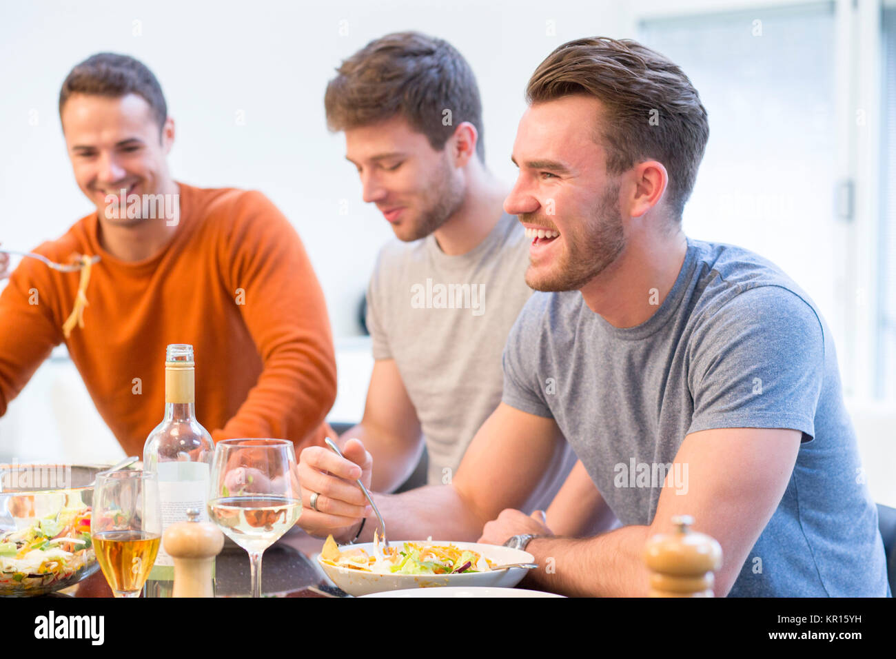 Young adult humans eating hi-res stock photography and images - Alamy