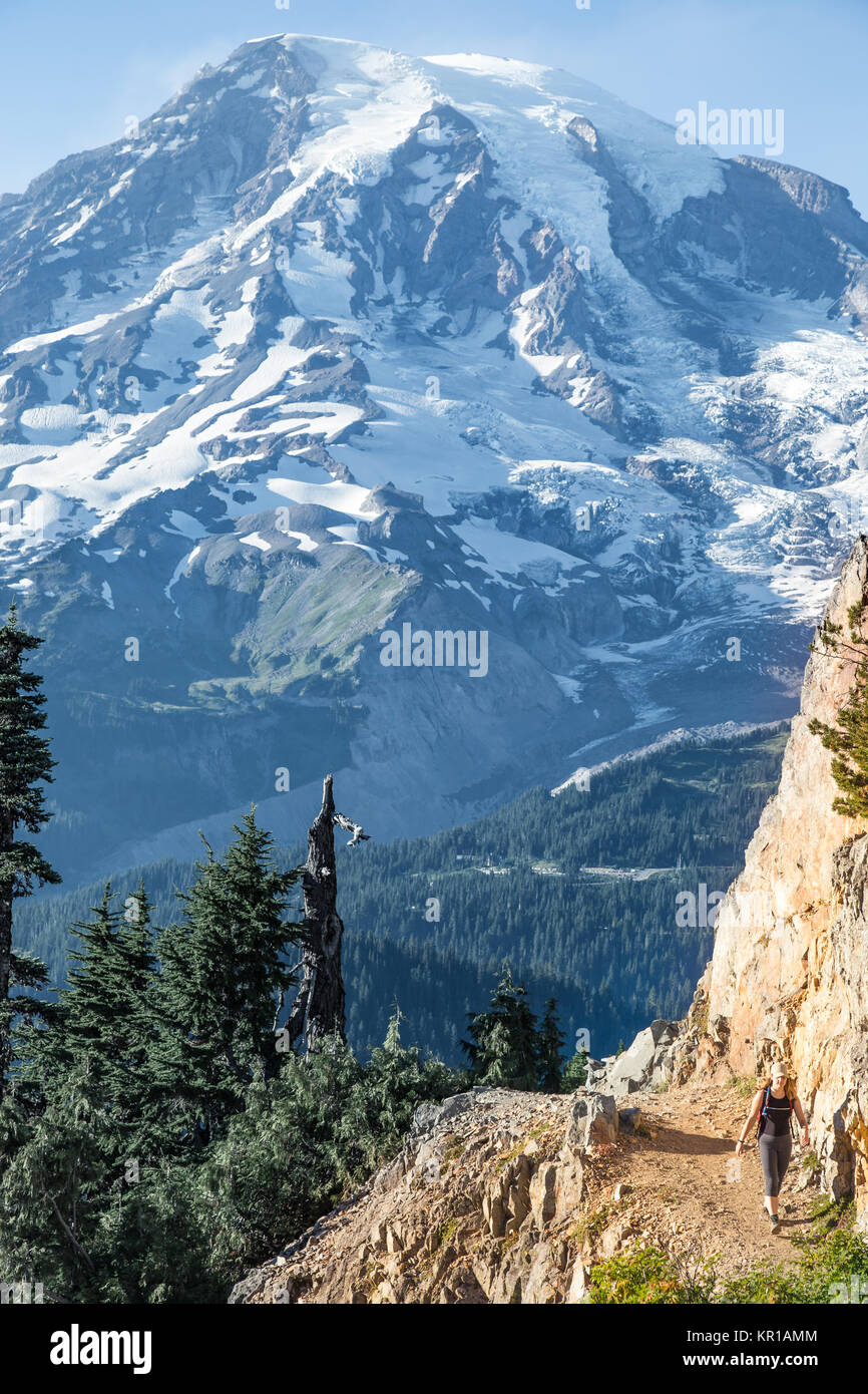 Snowcapped alpine hiking trail hi-res stock photography and images - Alamy