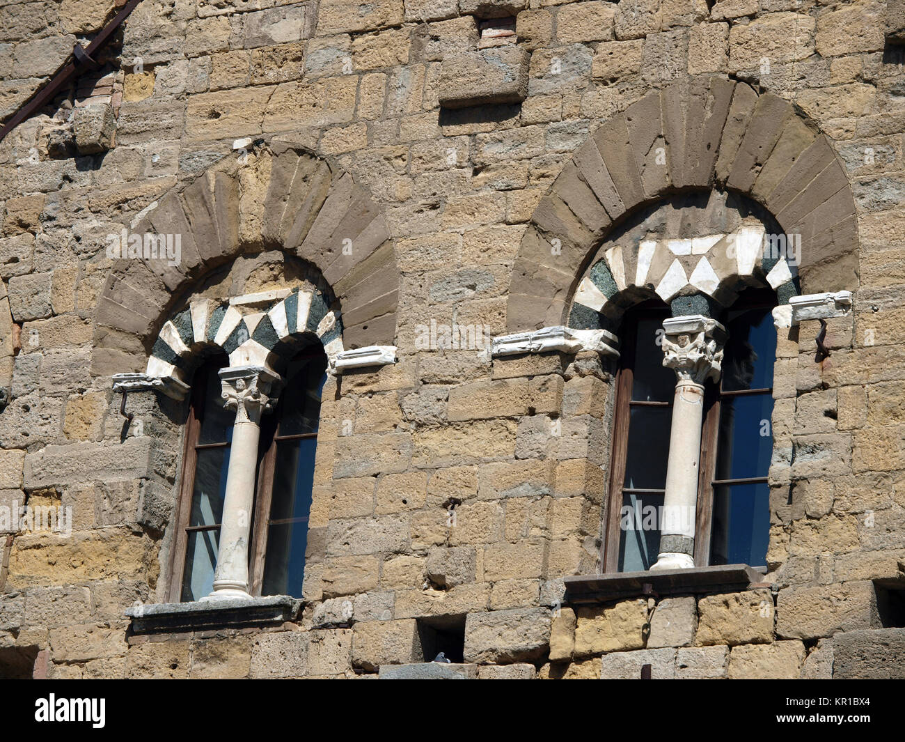 Ancient beautiful window - Tuscany, Italy Stock Photo - Alamy