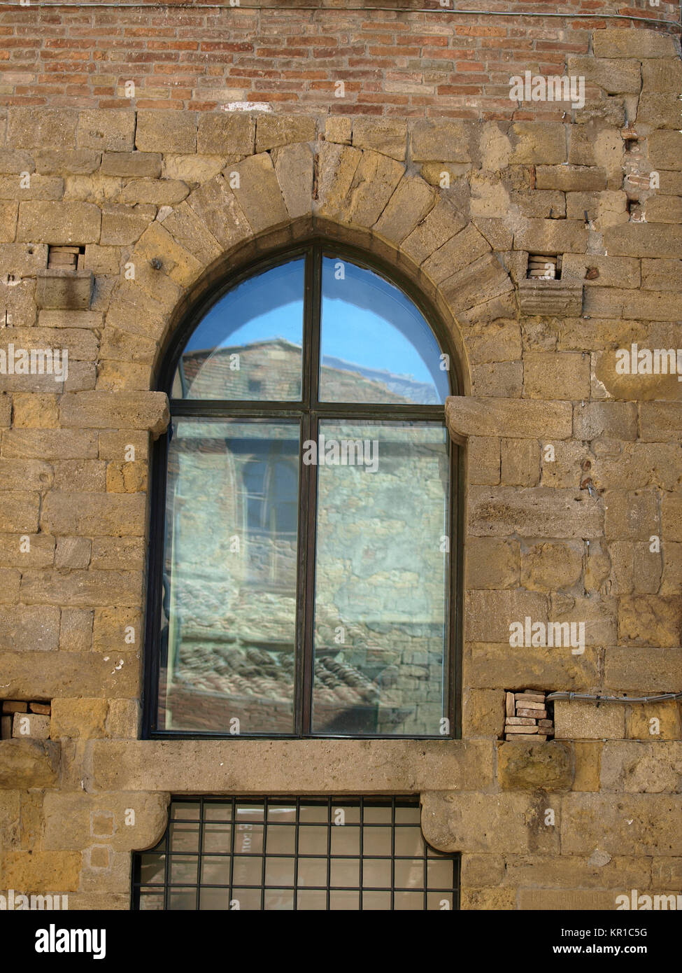 Beautiful ancient windows - Tuscany, Italy Stock Photo - Alamy