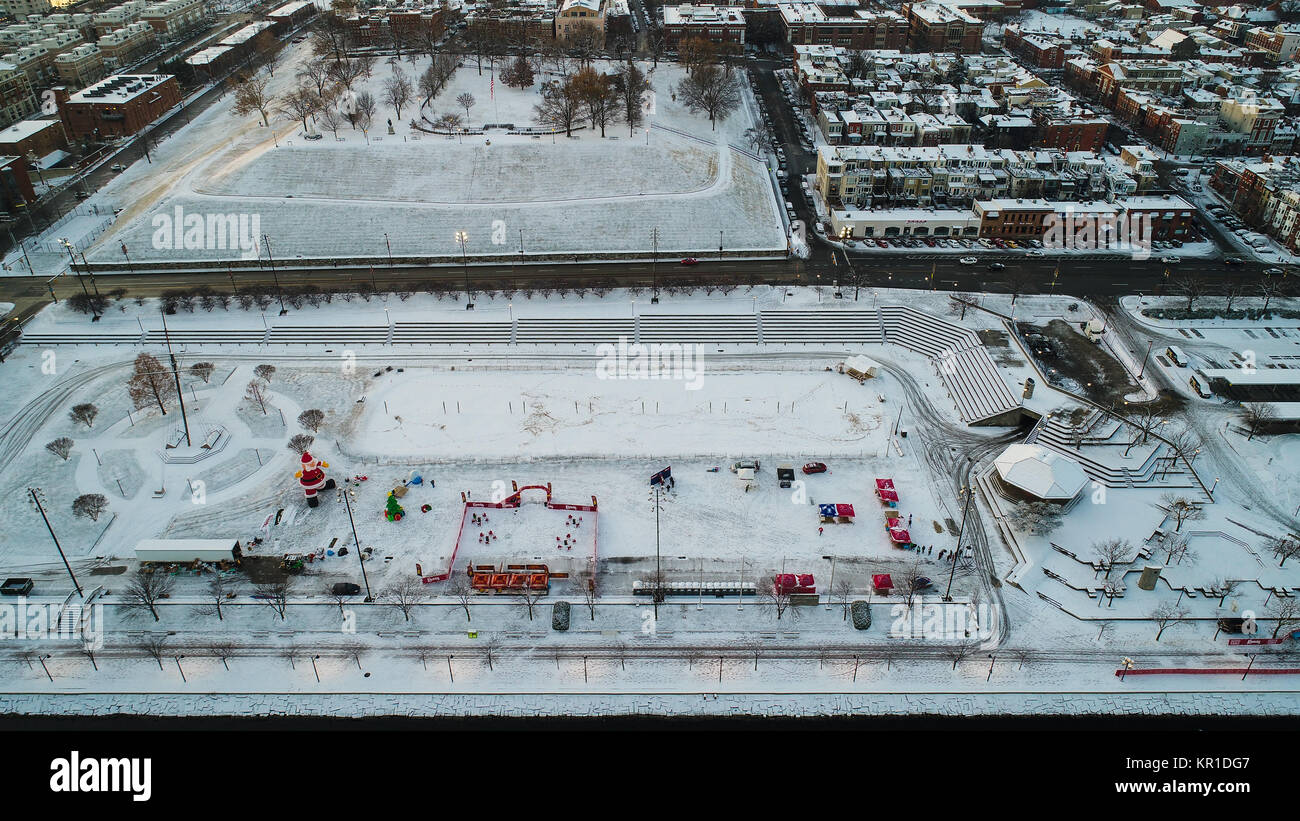 Baltimore, Maryland, USA; 16th December 2017: After a brief snowfall ...