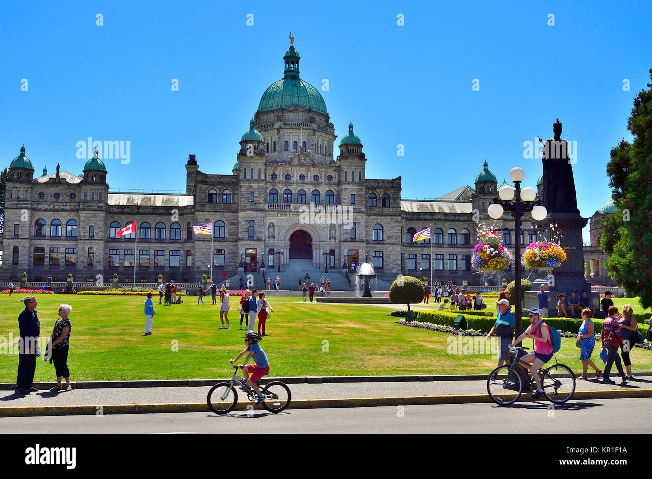 British columbia parliament buildings dome hi-res stock photography and ...